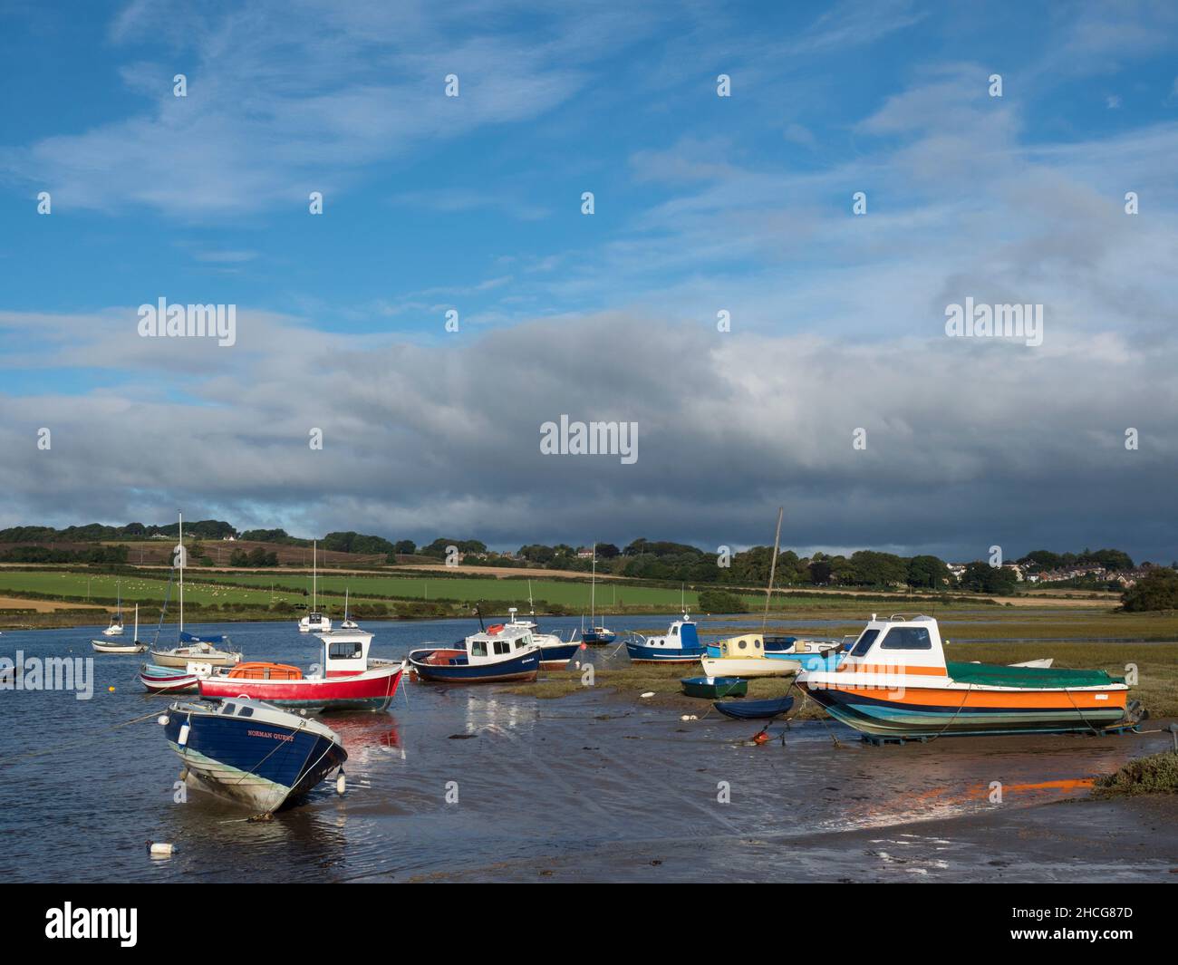 View of Alnmouth showing boats on the Tidal Aln Estuary Stock Photo - Alamy