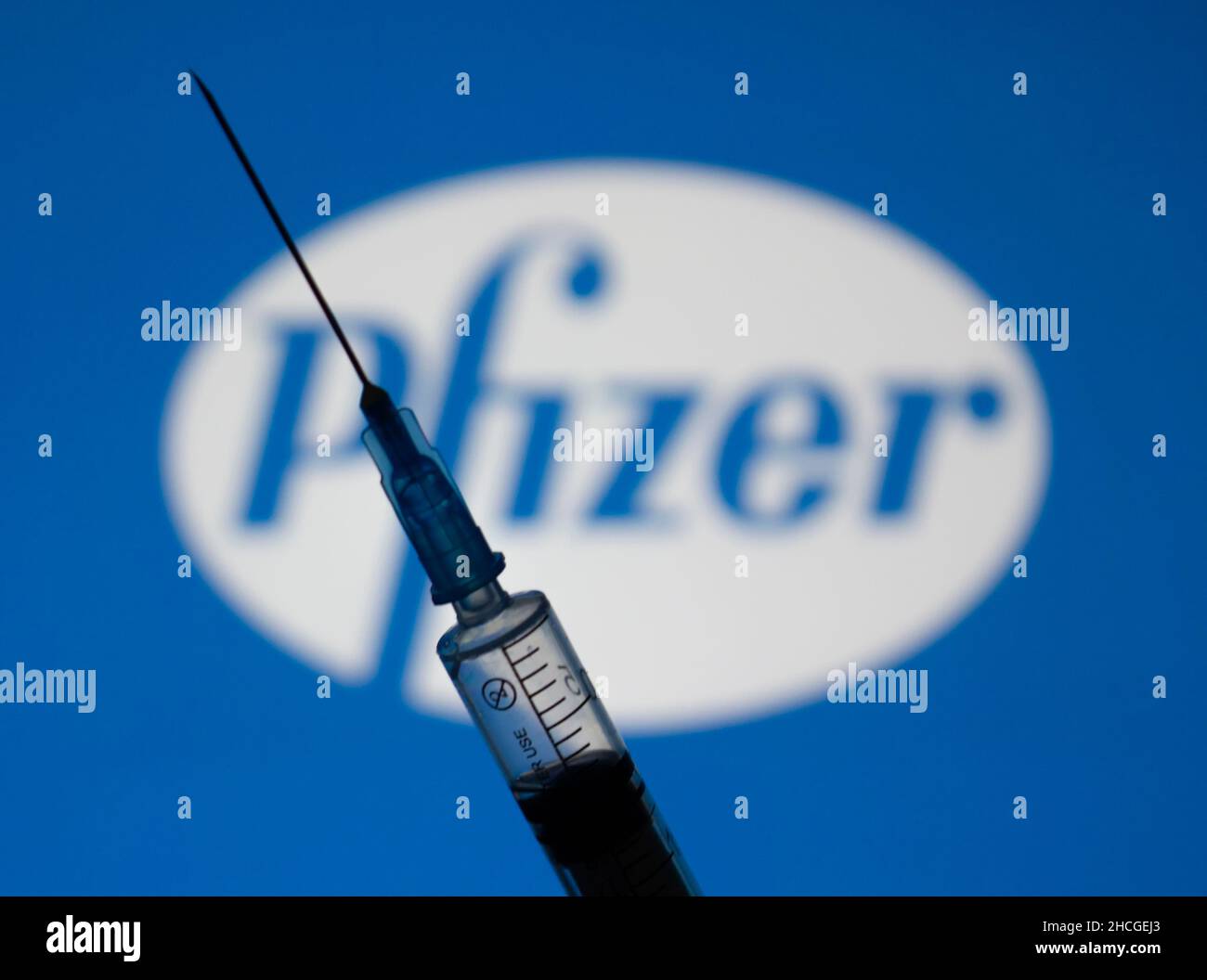 Pfizer vaccine dose hi-res stock photography and images - Alamy