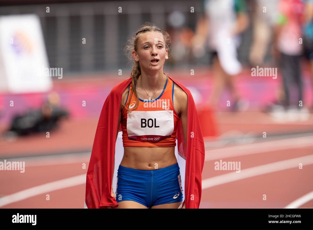 Femke Bol with the US flag in the final of the 400 meters hurdles of ...