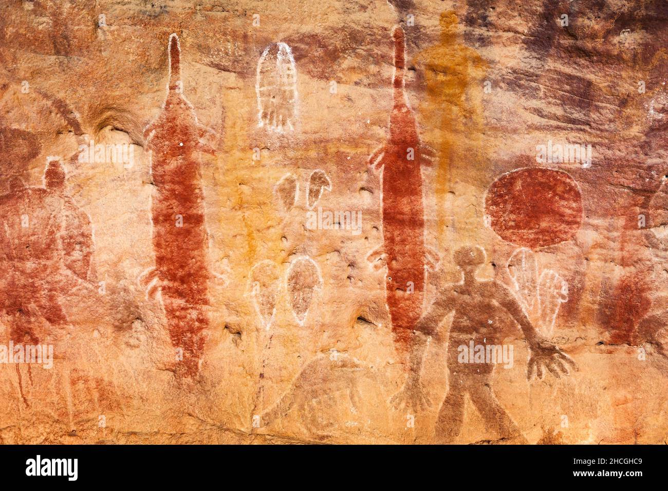 Quinkan rock art at Split Rock in Cape York Stock Photo - Alamy