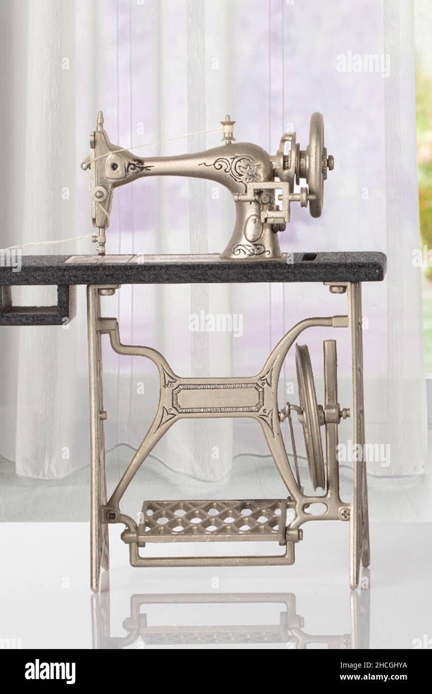 Scissor montage hi-res stock photography and images - Alamy