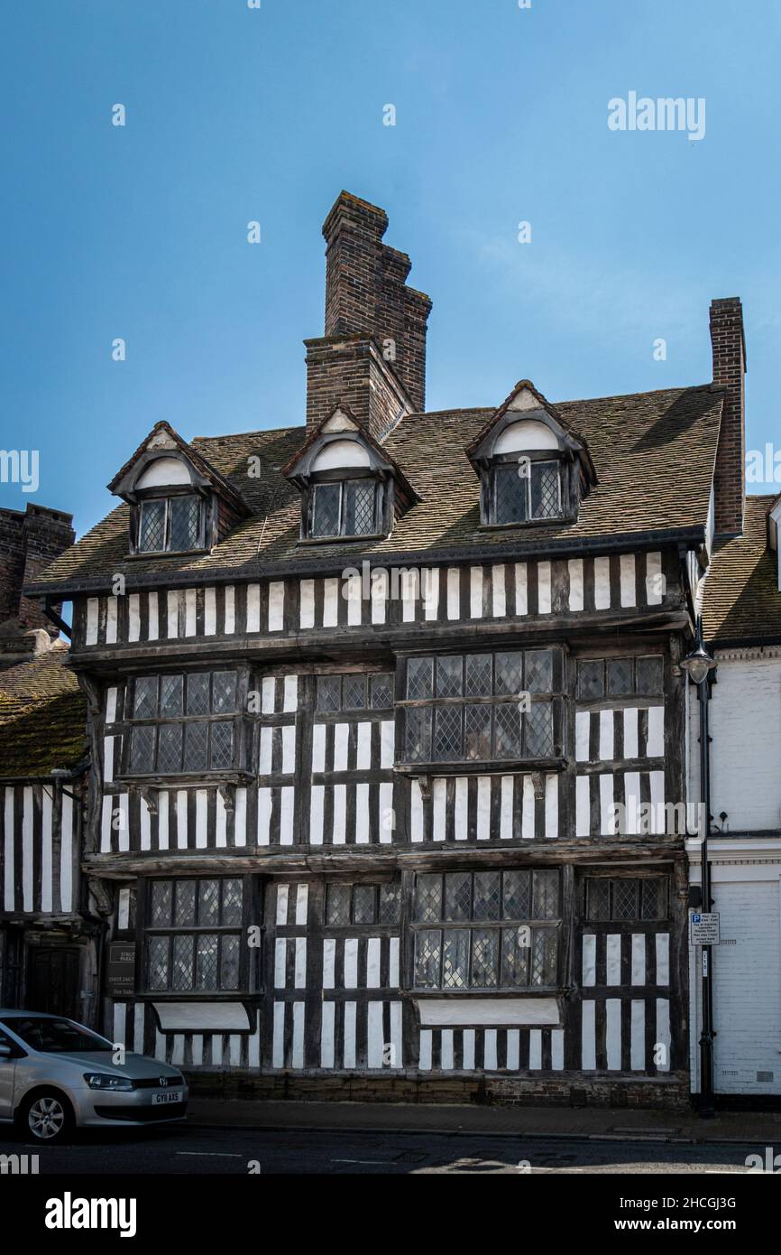 Tudor building east grinstead hi-res stock photography and images - Alamy