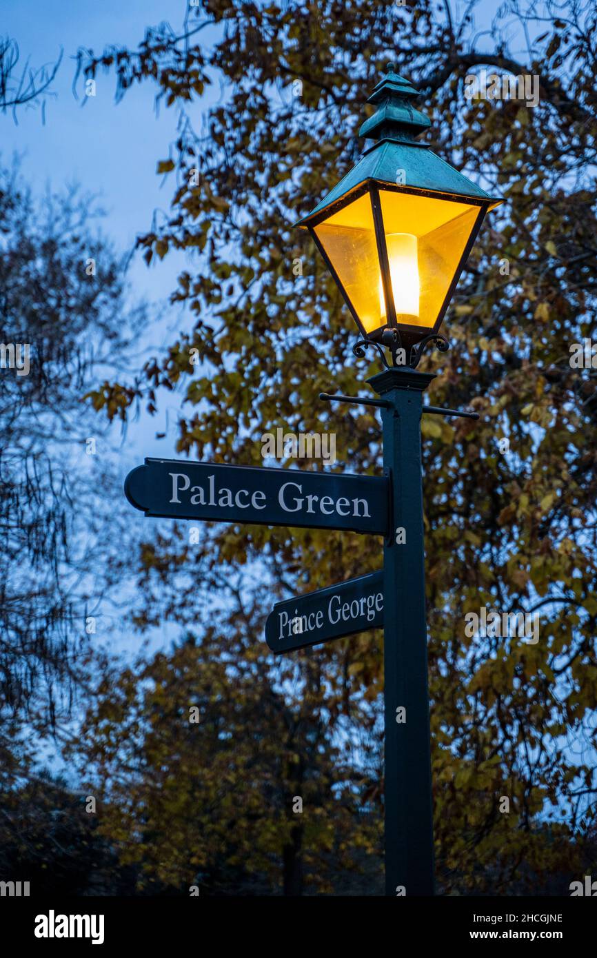 Burning street lamp hi-res stock photography and images - Alamy