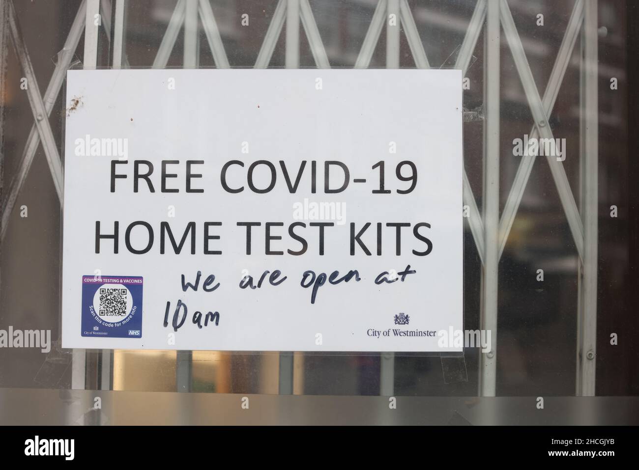 Lateral flow test center hi-res stock photography and images - Alamy