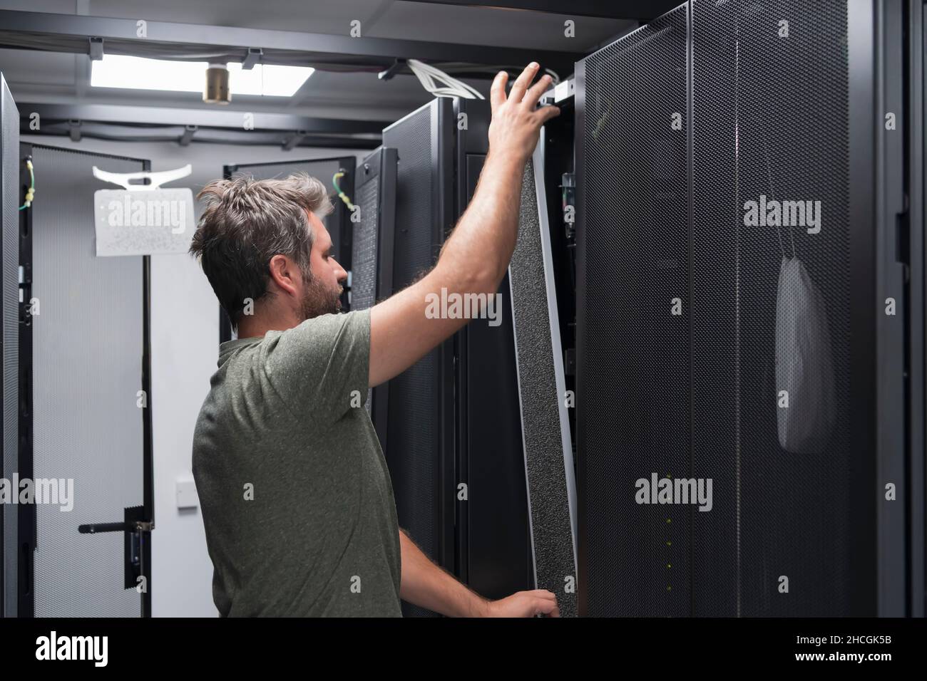 Engineer in ai server farm hi-res stock photography and images - Alamy