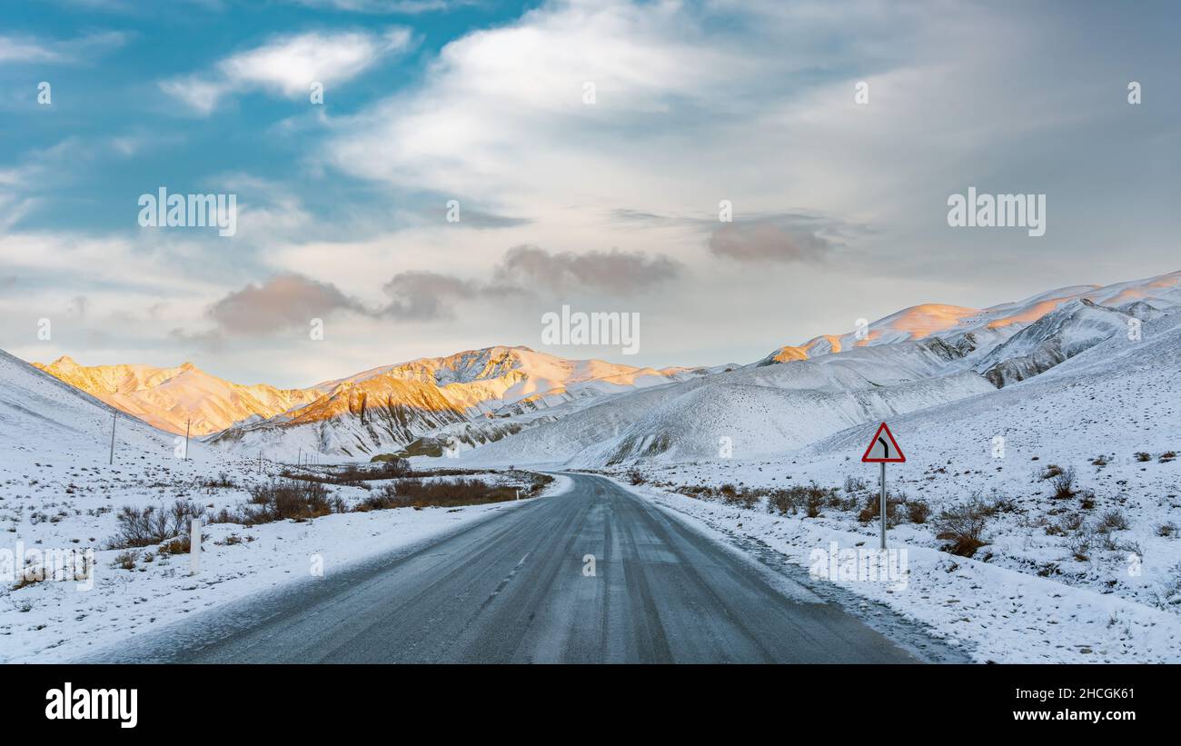 Slippery terrain hi-res stock photography and images - Alamy