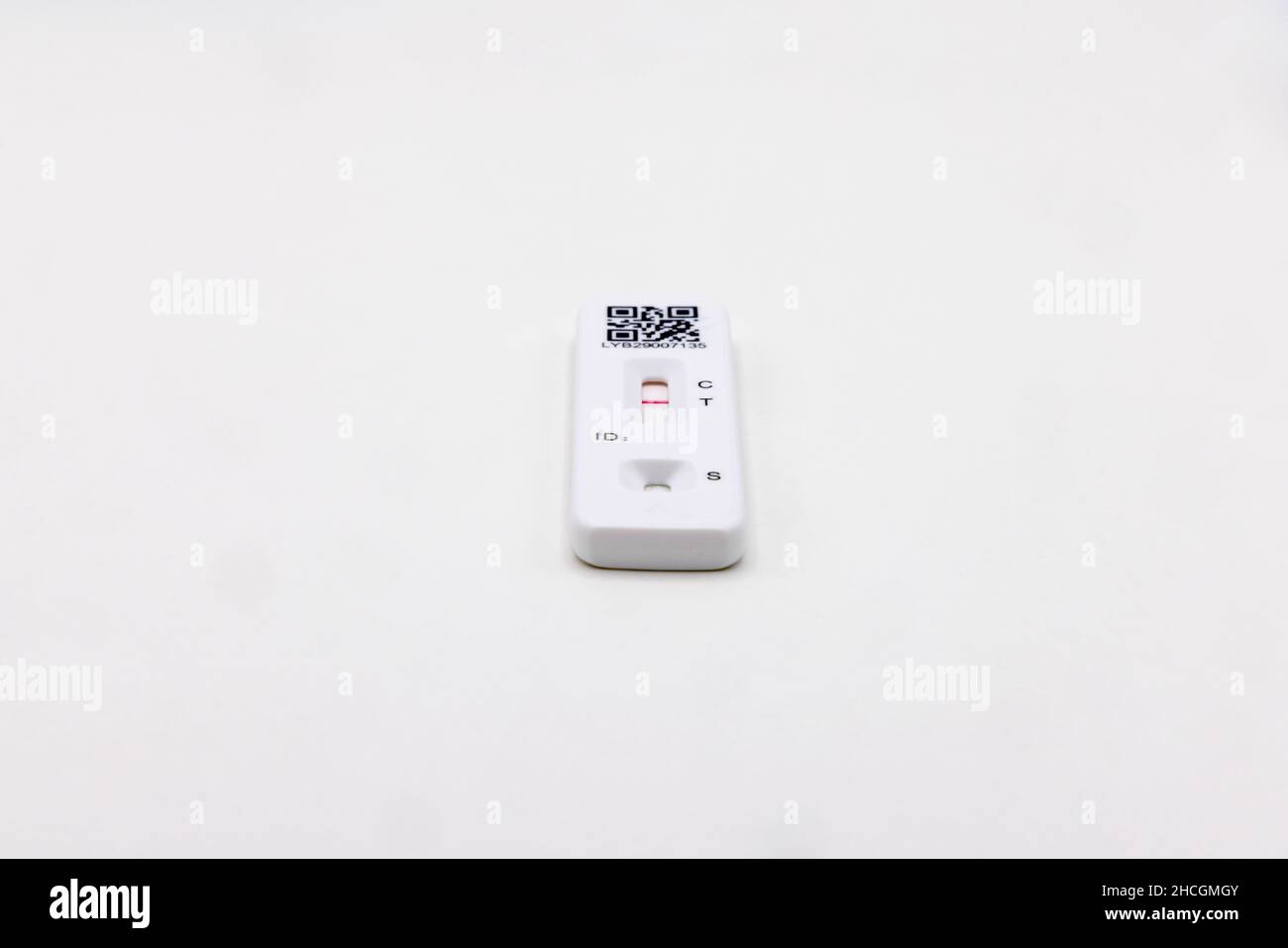 ACON Flowflex SARS-CoV-2 Antigen Rapid Test self-testing (lateral flow ...