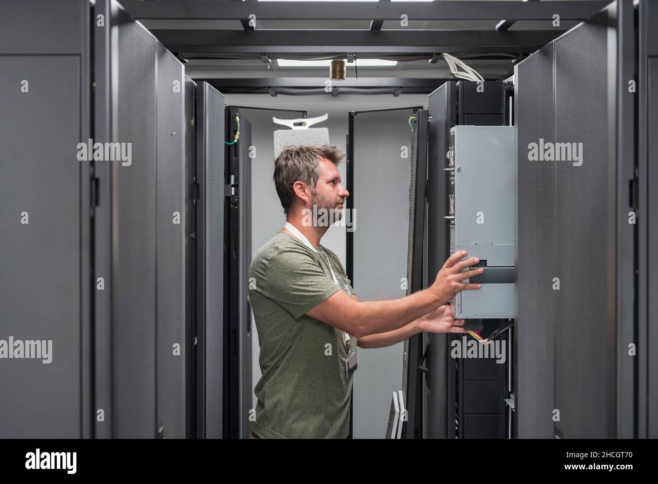 Engineer in ai server farm hi-res stock photography and images - Alamy