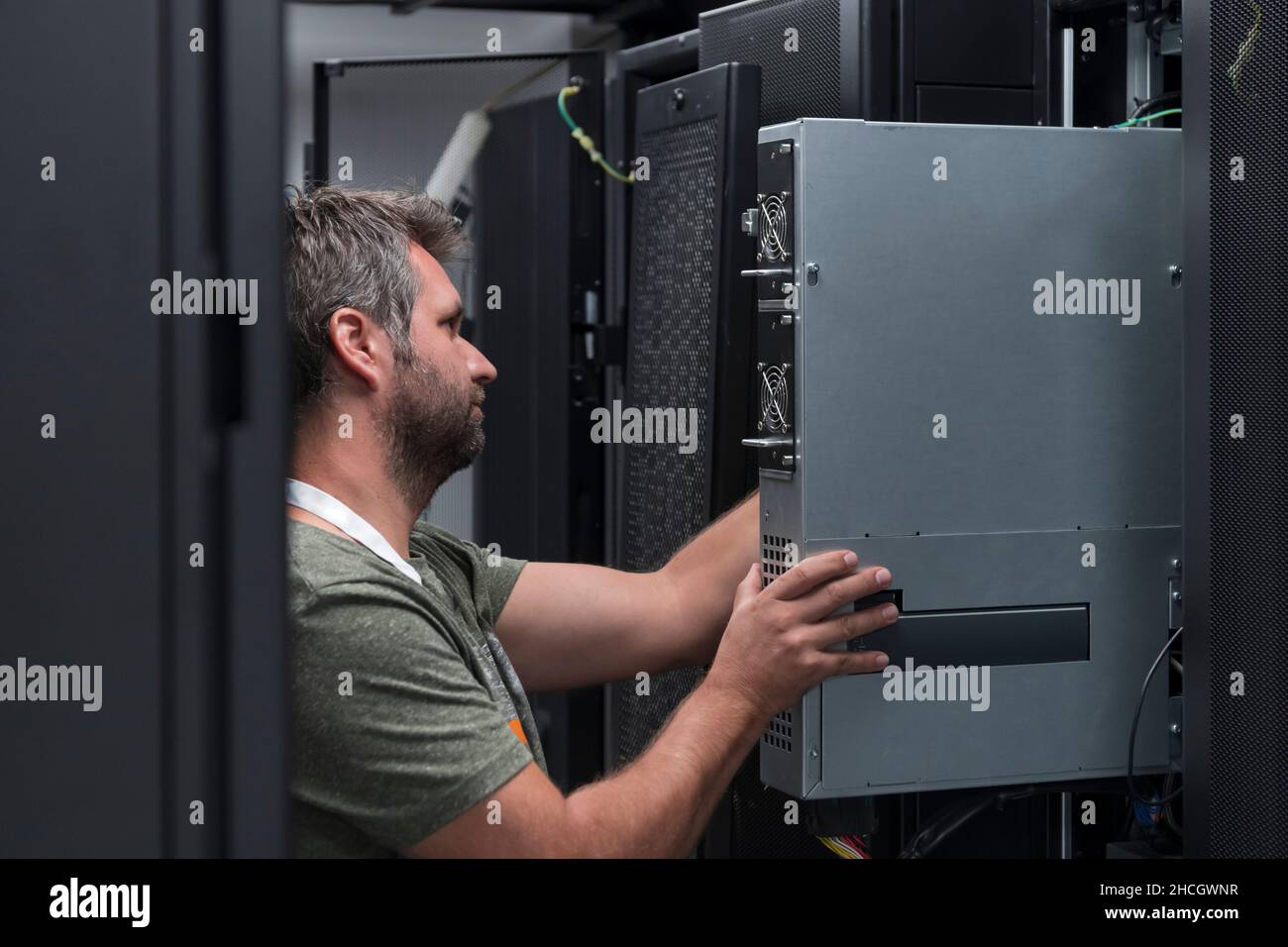 Engineer in ai server farm hi-res stock photography and images - Alamy