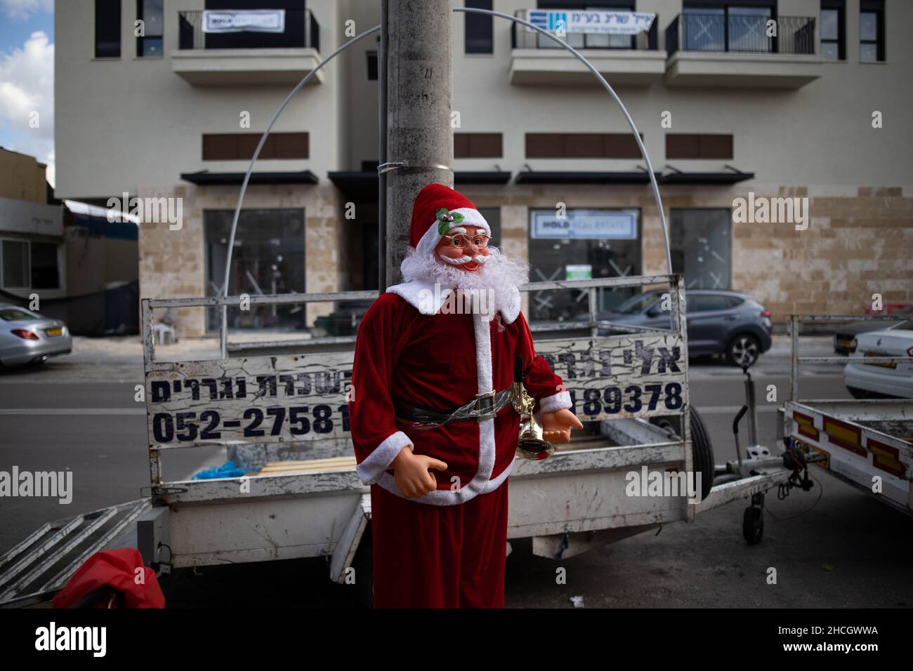 Santa claus mannequin hi-res stock photography and images - Alamy