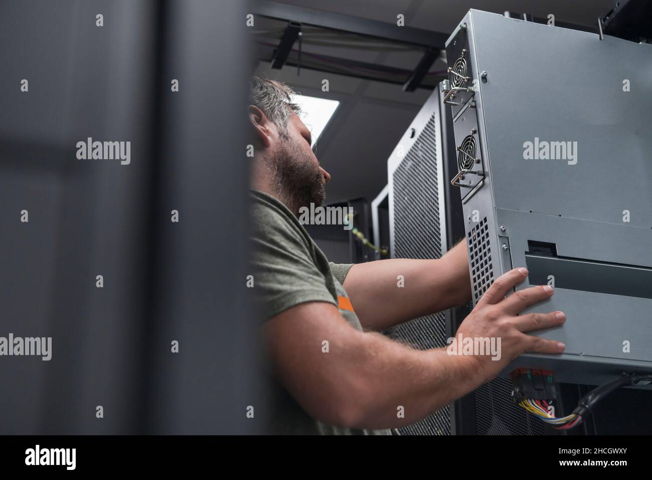 Engineer in ai server farm hi-res stock photography and images - Alamy