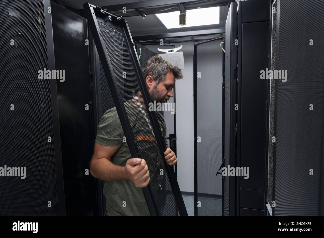 Engineer in ai server farm hi-res stock photography and images - Alamy