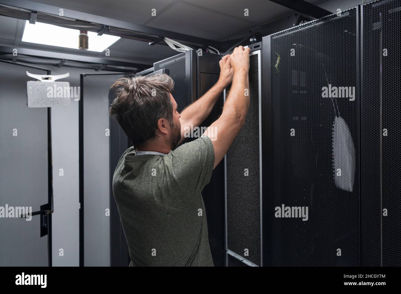 Engineer in ai server farm hi-res stock photography and images - Alamy