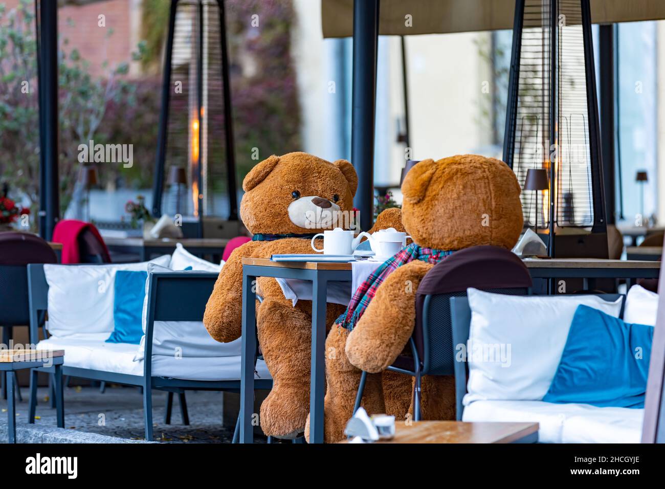 Teddy bears restaurant hi-res stock photography and images - Alamy