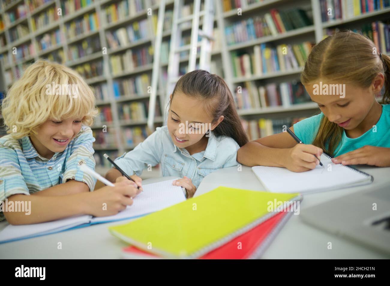 Stem girls hi-res stock photography and images - Alamy