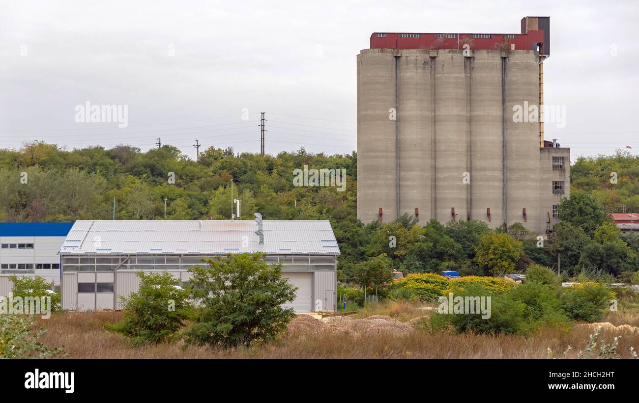 Silos building hi-res stock photography and images - Alamy
