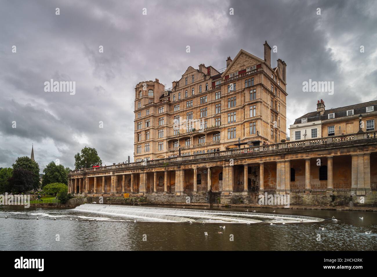 An imposing building over the river Avon in Bath, England Stock Photo ...