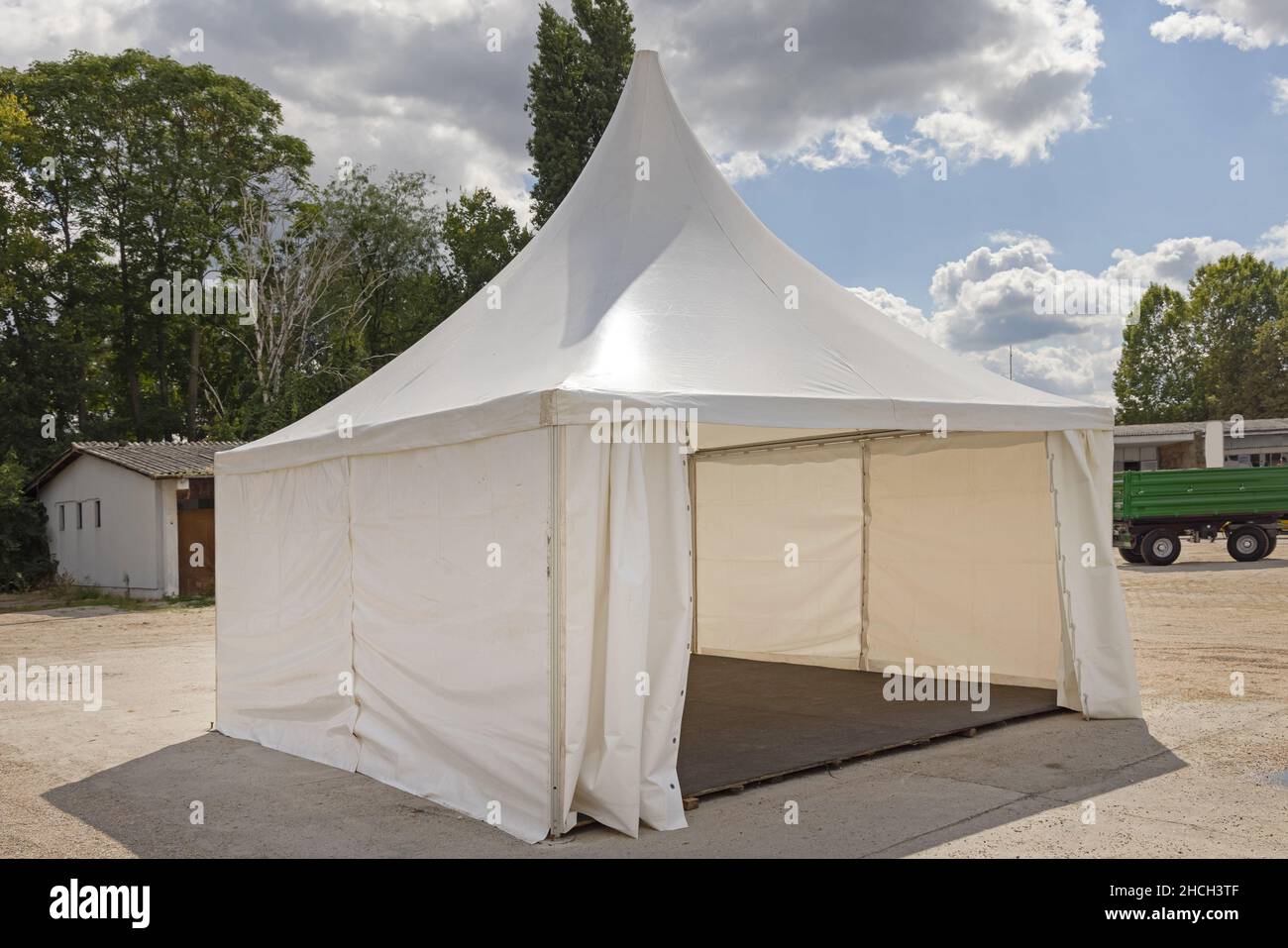 Open One Side White Tent Canopy Expo Event Stock Photo - Alamy