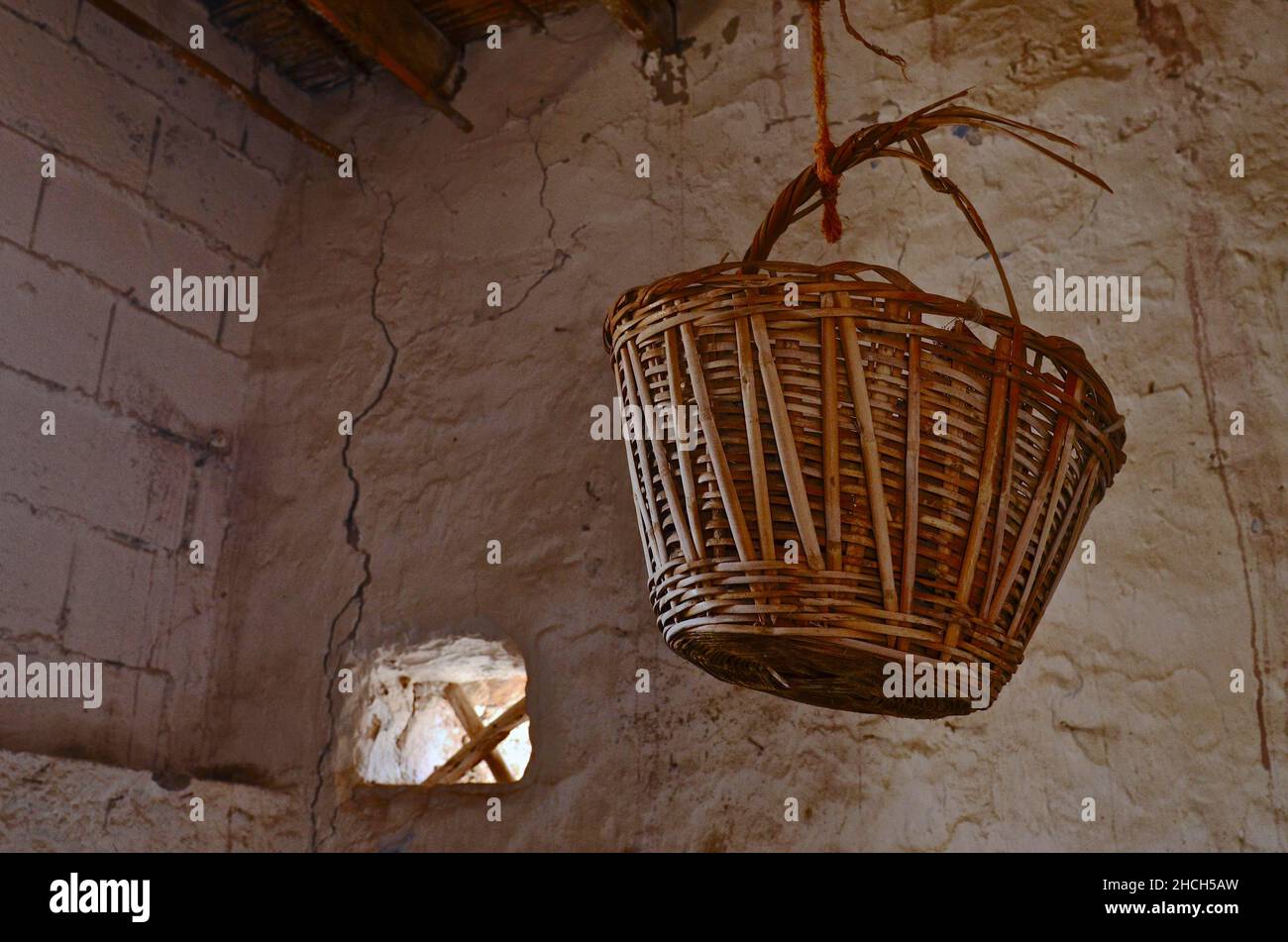 Basket ceiling hi-res stock photography and images - Alamy