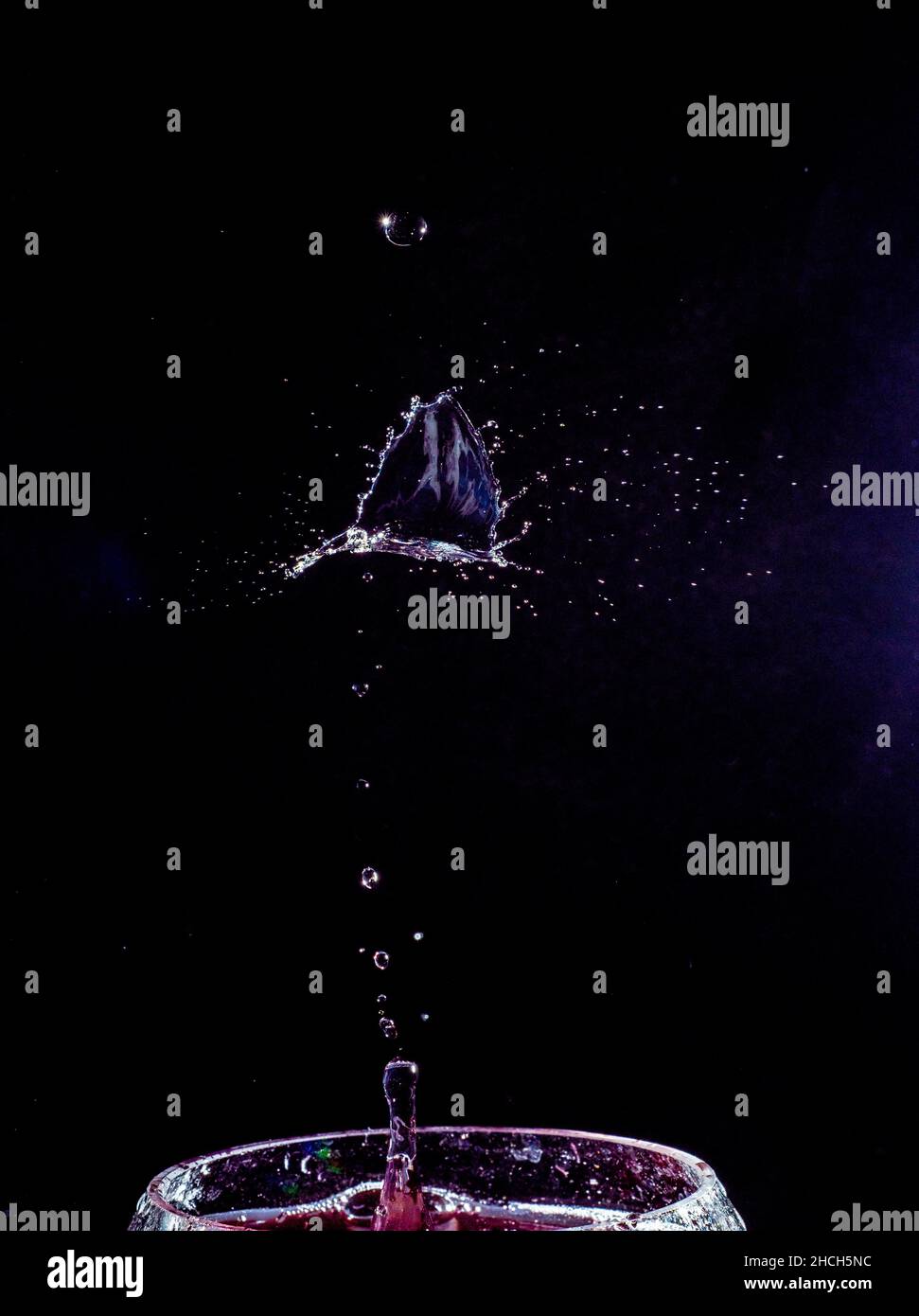 Figures dark background hi-res stock photography and images - Alamy