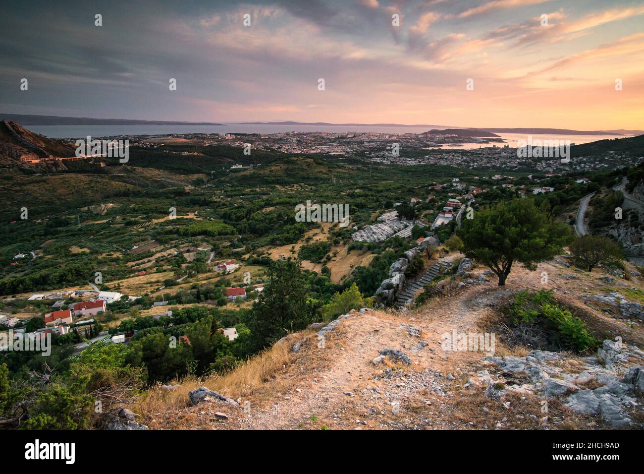 Split view, panorama, sunset, Klis, Croatia Stock Photo - Alamy