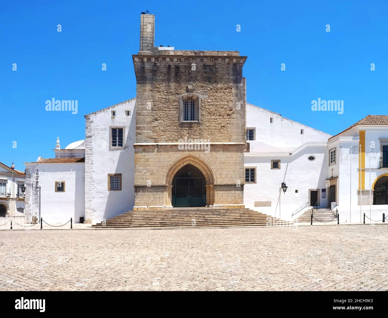Beautiful cathedral of Faro, interesting architecture at the Algarve ...