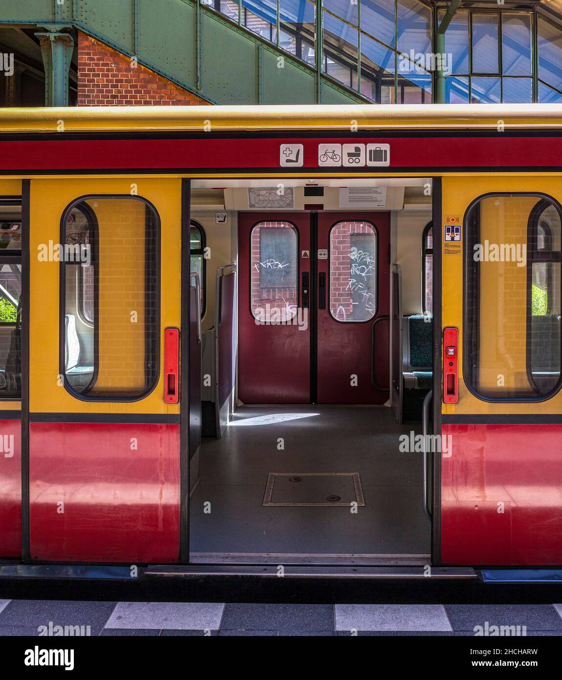 Wagons and compartments of the Berlin S-Bahn at Witzleben station ...