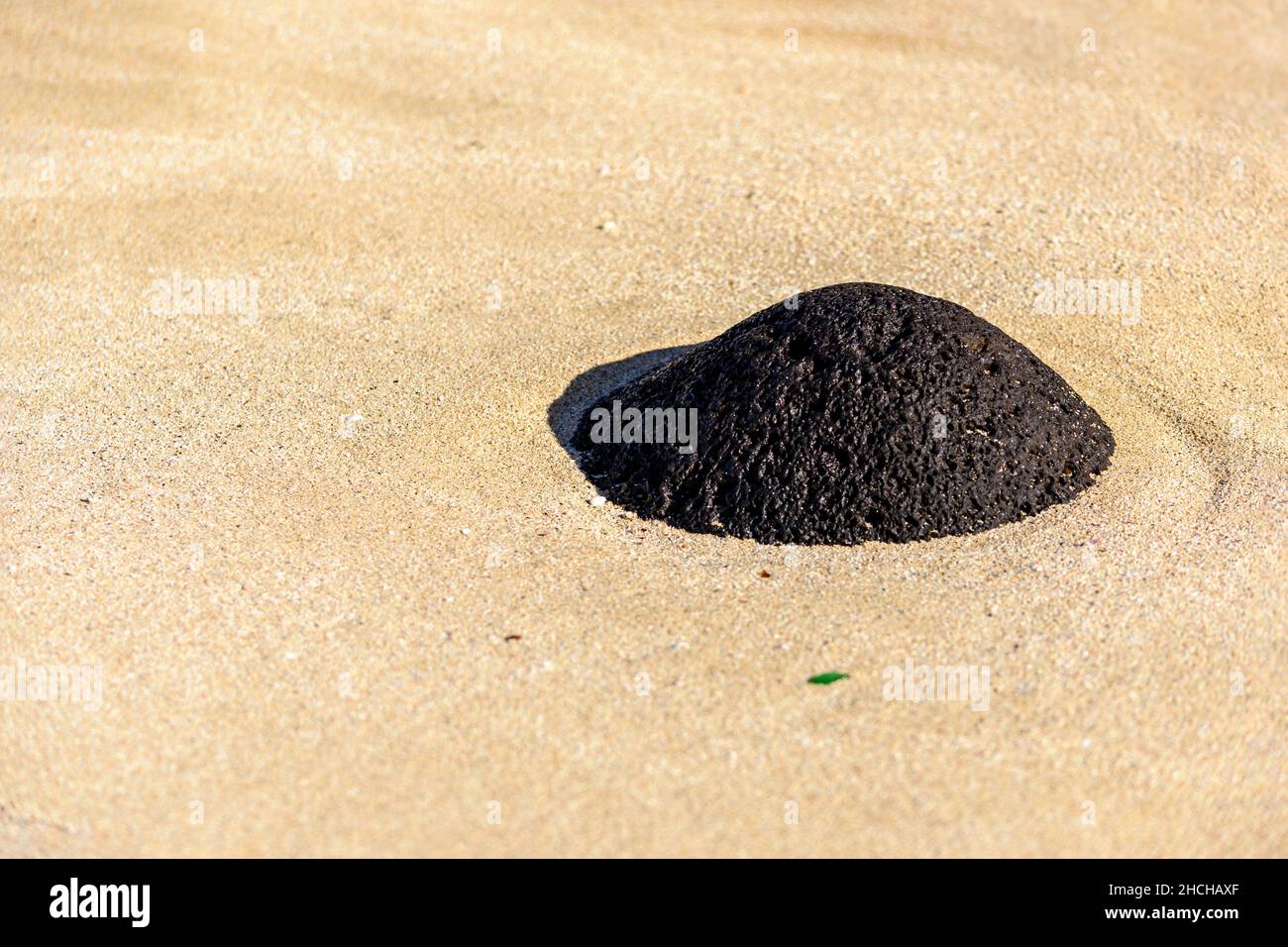 Volcanic sandy beach hi-res stock photography and images - Alamy