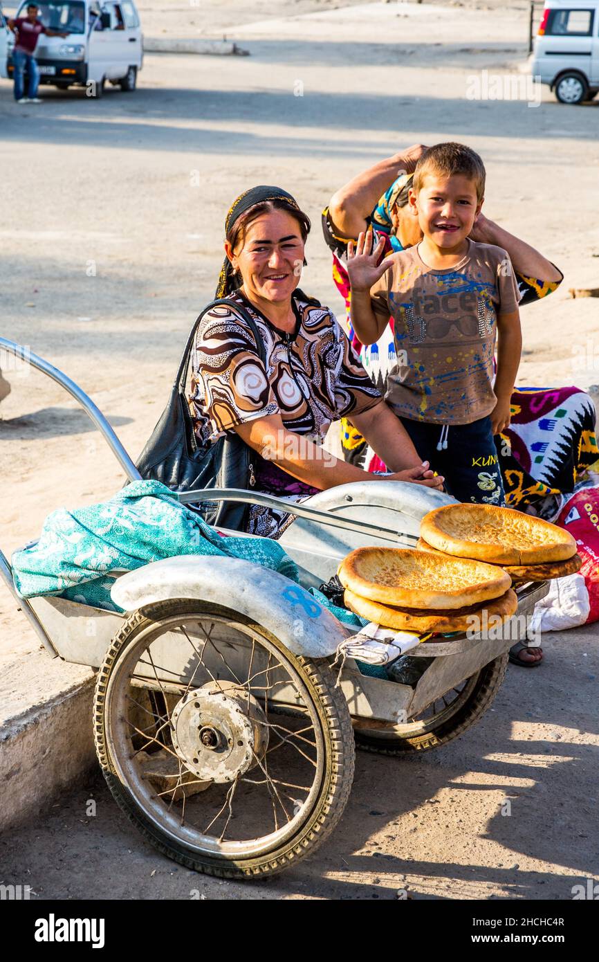 Breadwinner hi-res stock photography and images - Alamy