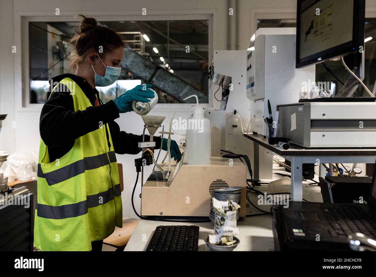 Explosive lab hi-res stock photography and images - Alamy