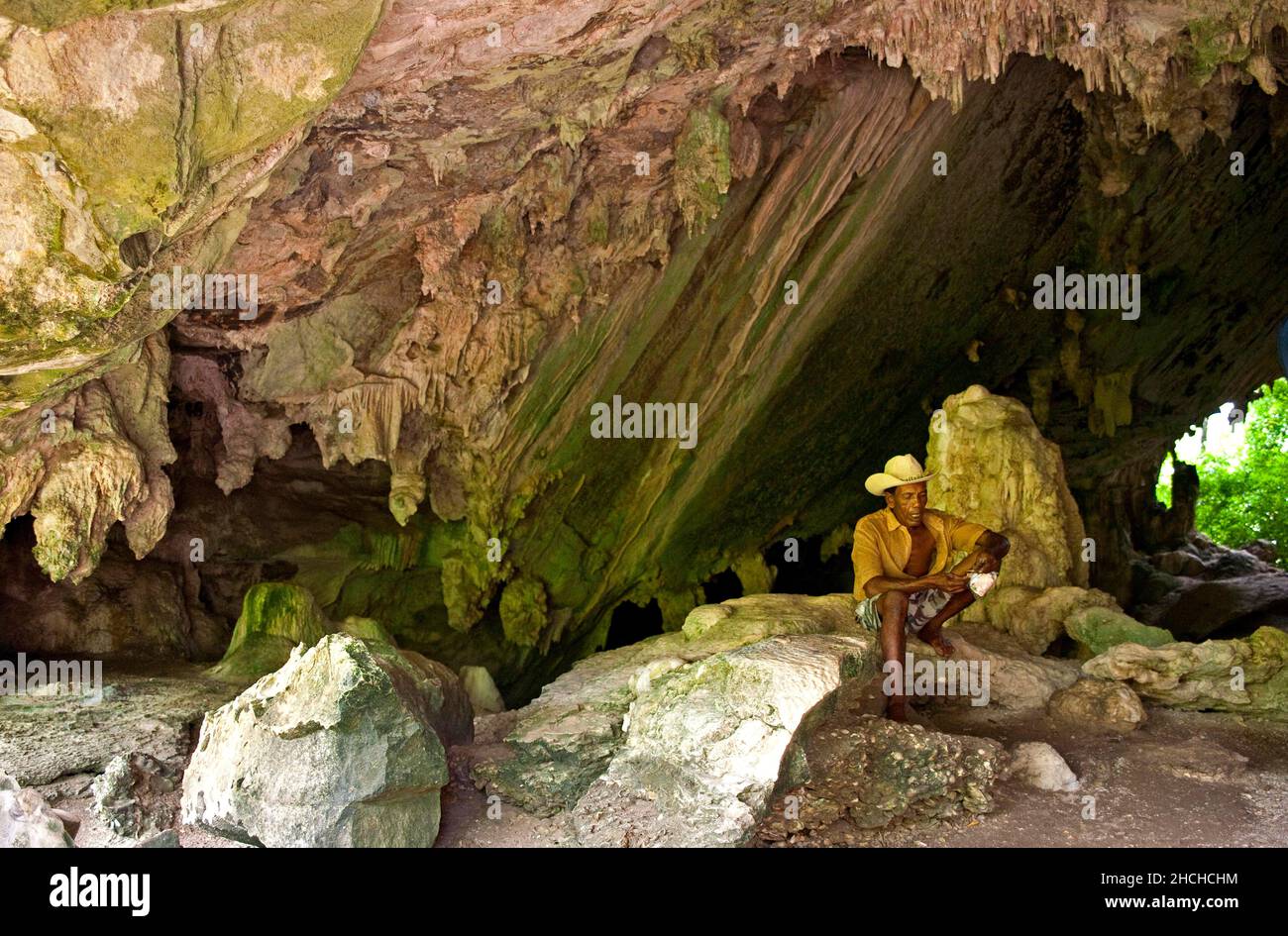 Limestone cave Big headed Ghost Cave, Mangrove coast at Ao Luk Big headed Ghost Cave, Mangrove ...