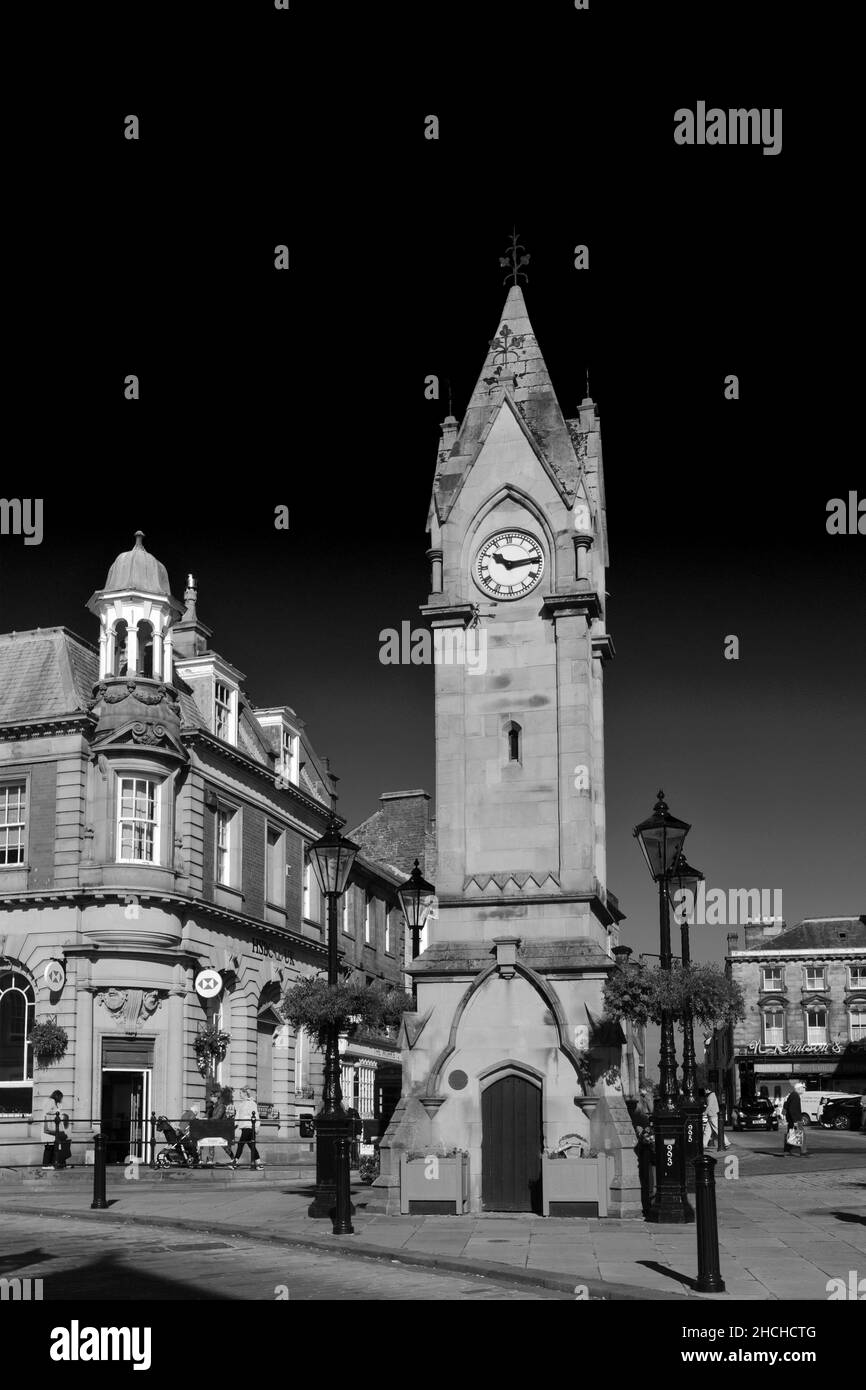 The Clock Tower and Musgrave Monument, Market Square, Penrith town ...