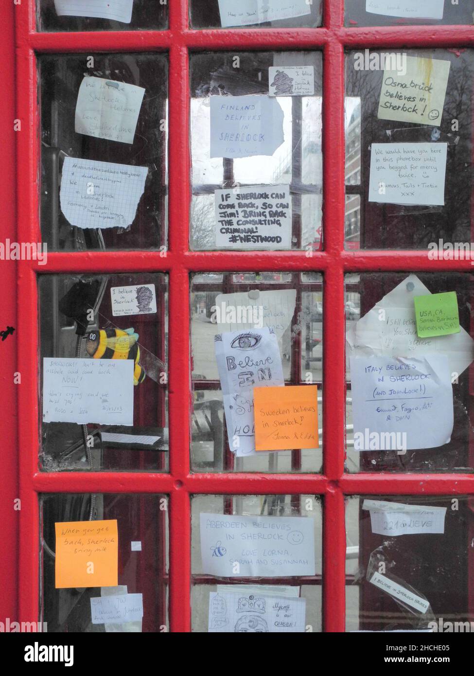 Sherlock holmes benedict cumberbatch hi-res stock photography and ...
