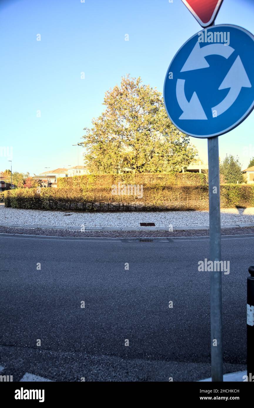Scenic roundabout hi-res stock photography and images - Alamy