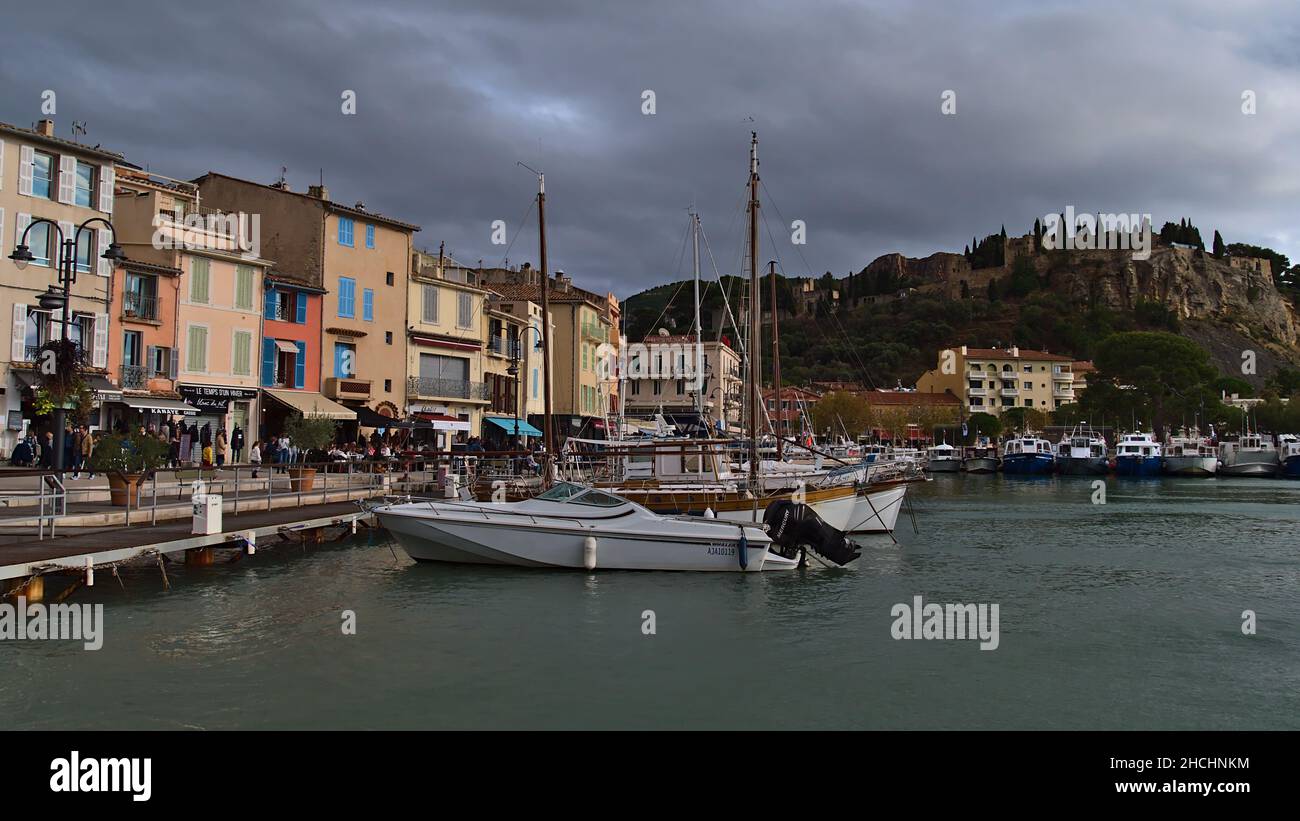 Cassis france village hi-res stock photography and images - Alamy