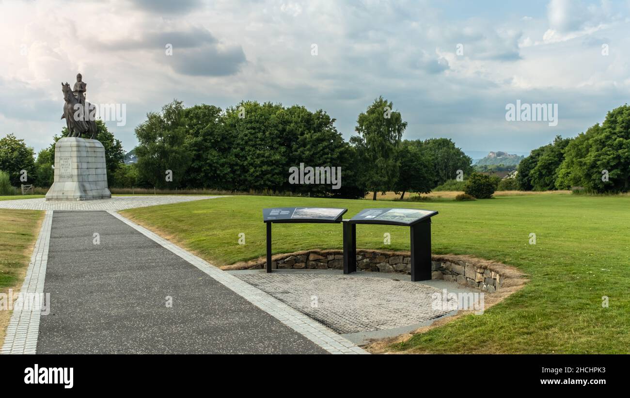 Statue of Robert the Bruce at Bannockburn with Stirling Castle in the ...