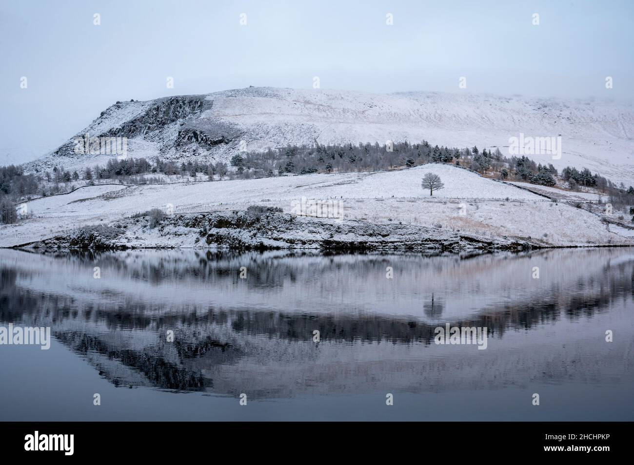 Dovestones reservoir snow hi-res stock photography and images - Alamy