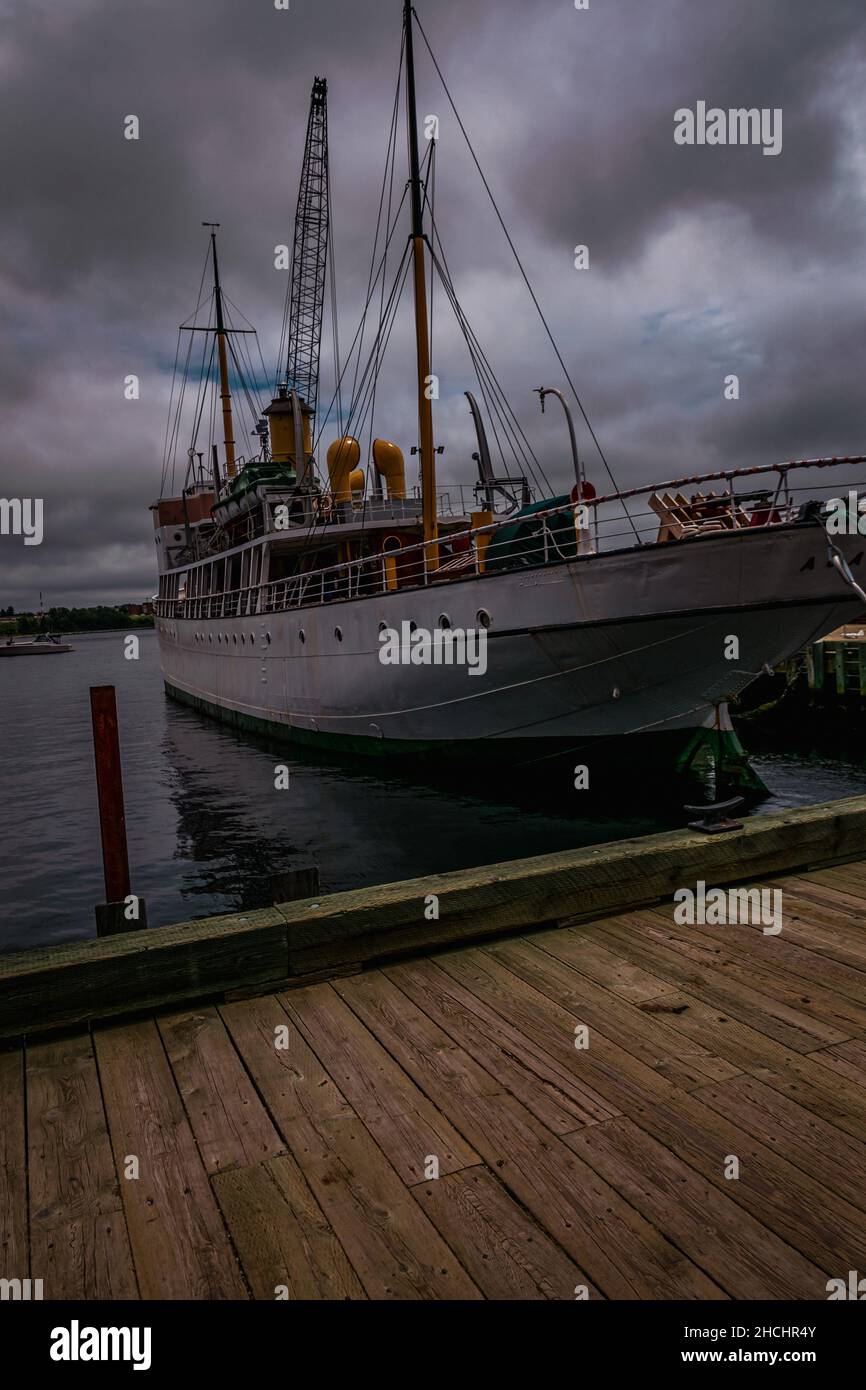 Auxiliary survey vessel hi-res stock photography and images - Alamy