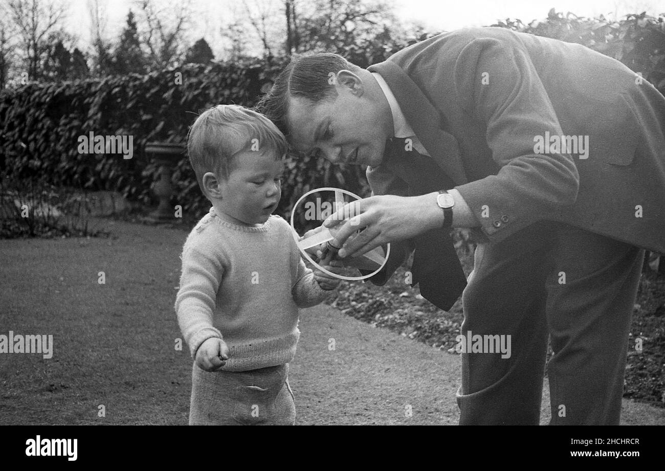 1950s father black and white hi-res stock photography and images - Alamy