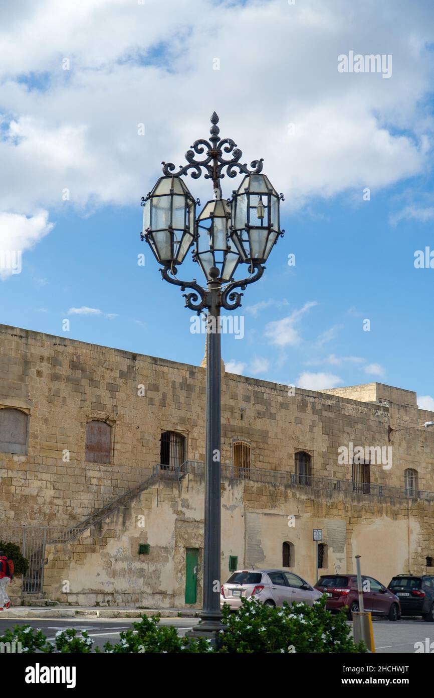 Old fashioned lamp post Stock Photo - Alamy