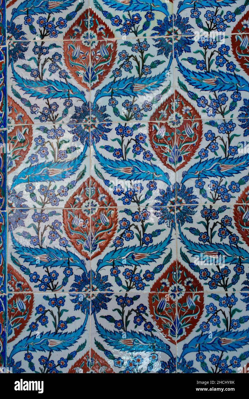 Patterned tiles hi-res stock photography and images - Alamy