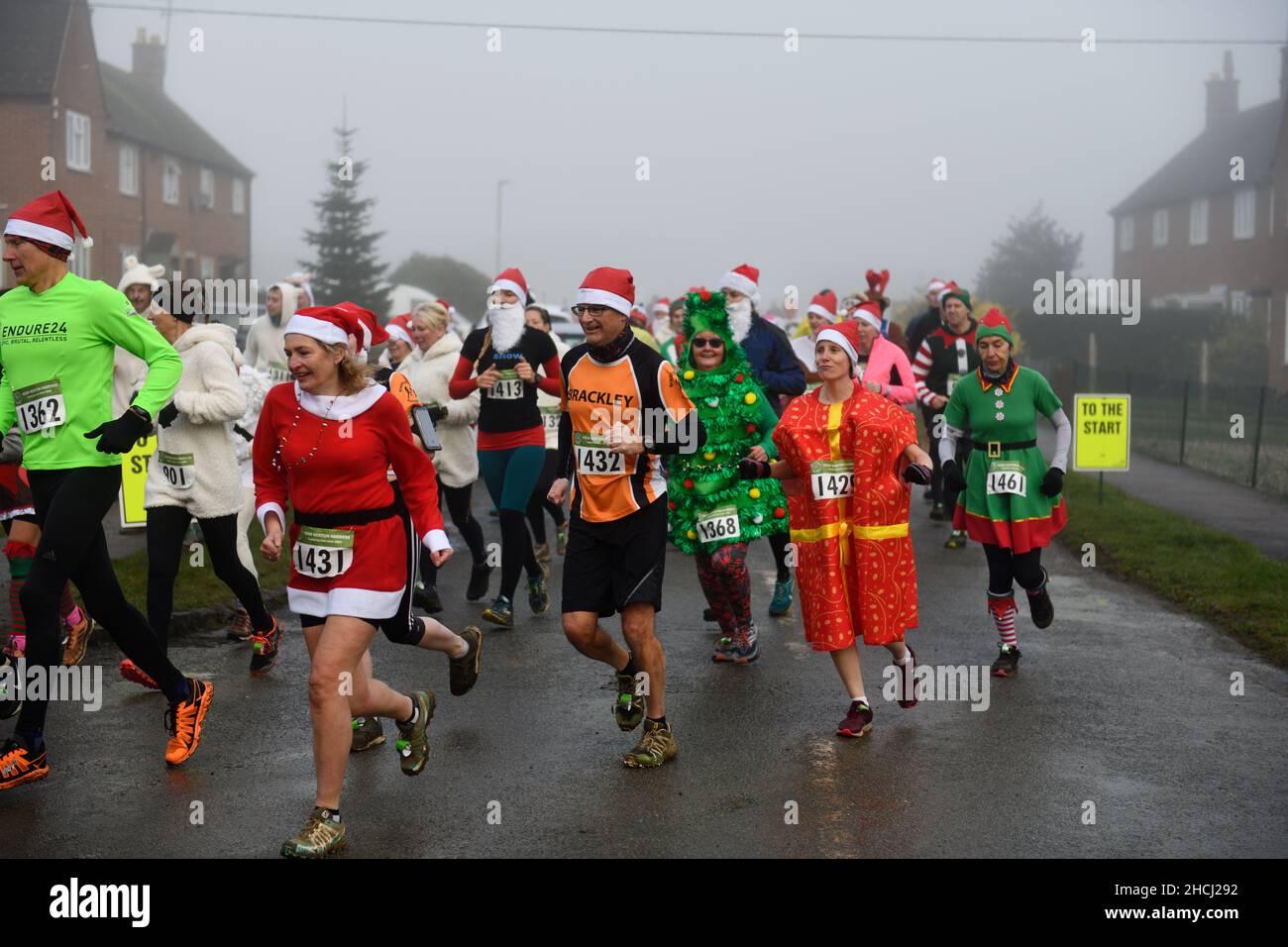 Hook Norton Harriers starting on their Christmas Canter in Hook Norton ...