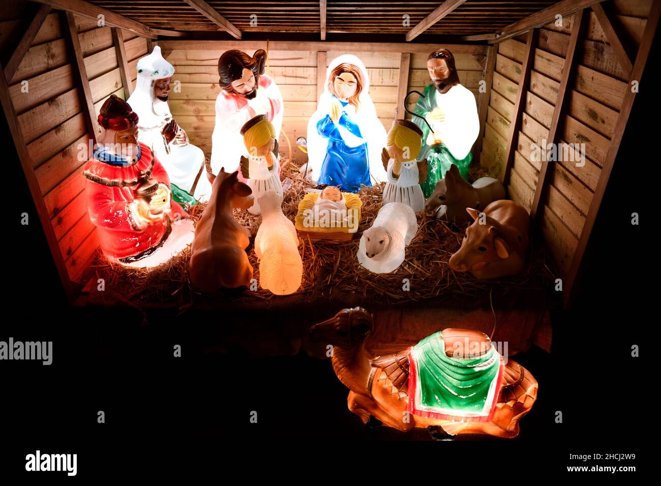 Christmas Models of the birth of jesus in the stable at Chipping Norton ...