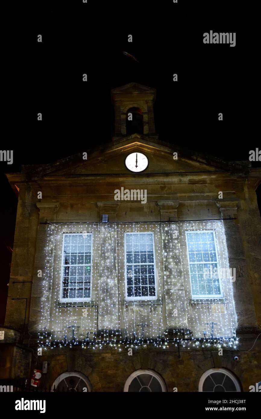 Christmas lights at the Town of Chipping Norton Oxfordshire 2021 Stock ...