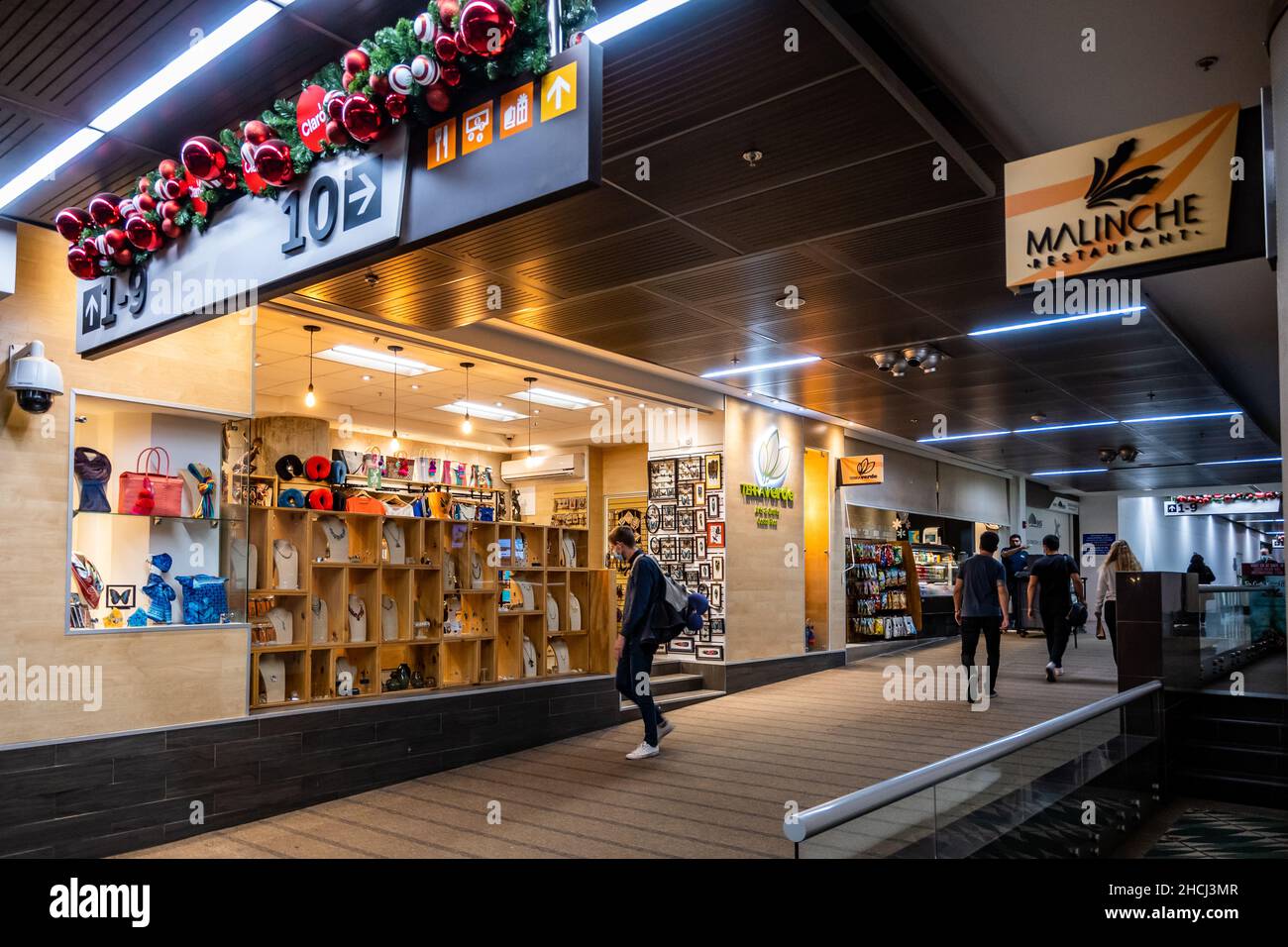 Gift shop inside the terminal of San Jose Juan Santamaría International ...
