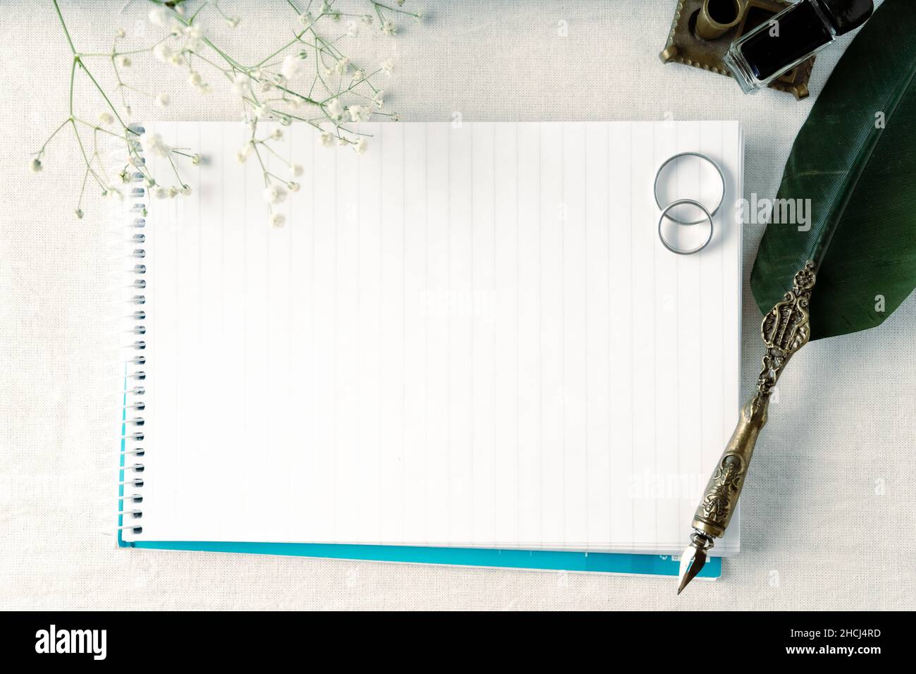 Minimal wedding rings hi-res stock photography and images - Alamy