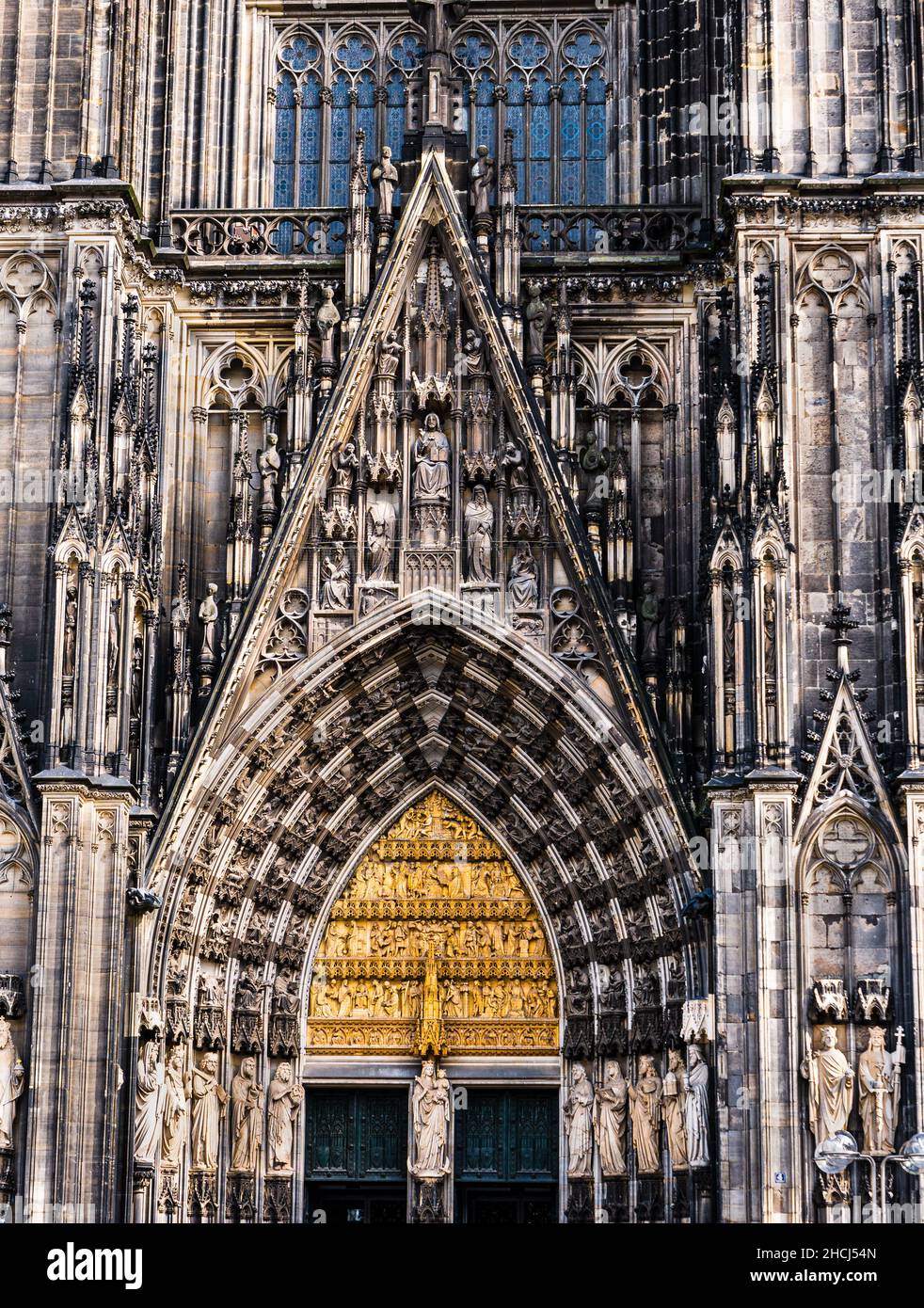 Details of the main entrance of the cathedral of Cologne Stock Photo ...
