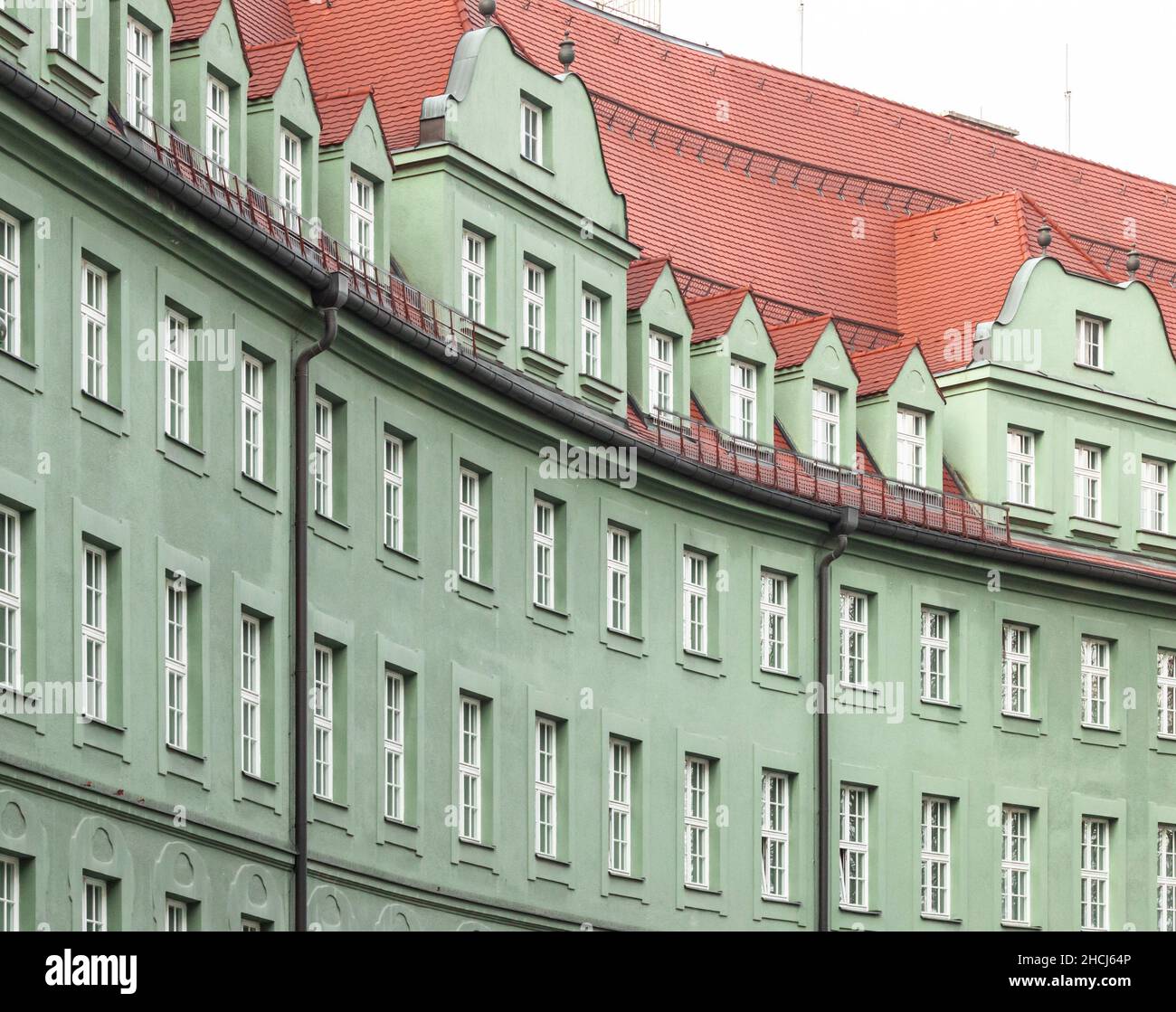 Old green building hi-res stock photography and images - Alamy