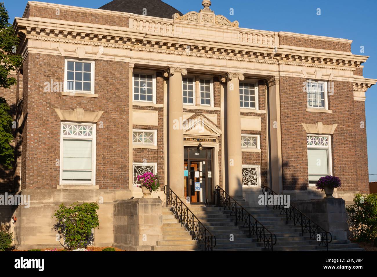Neoclassical building old town library hi-res stock photography and ...