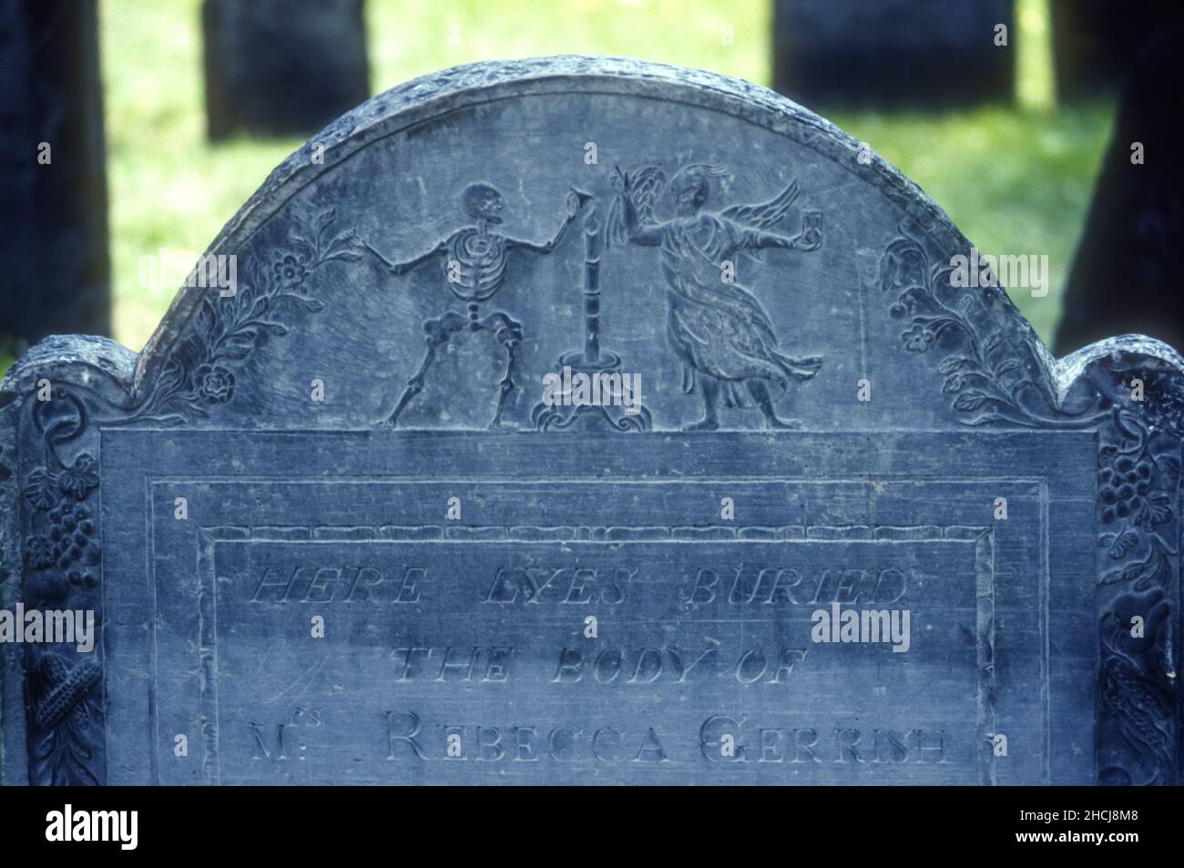 Gravestone 1700s hi-res stock photography and images - Alamy